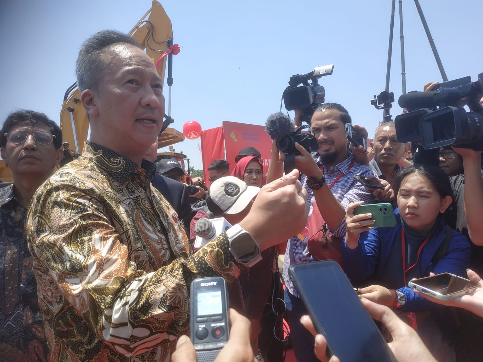 Menperin Agus Gumiwang Pancing Apple Berinvestasi di RI, Begini Caranya ...