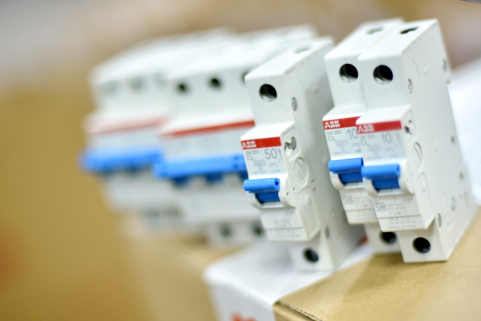 ABB dan PLN Sepakat Perluas Pasokan MCB Berkualitas Produksi Dalam ...